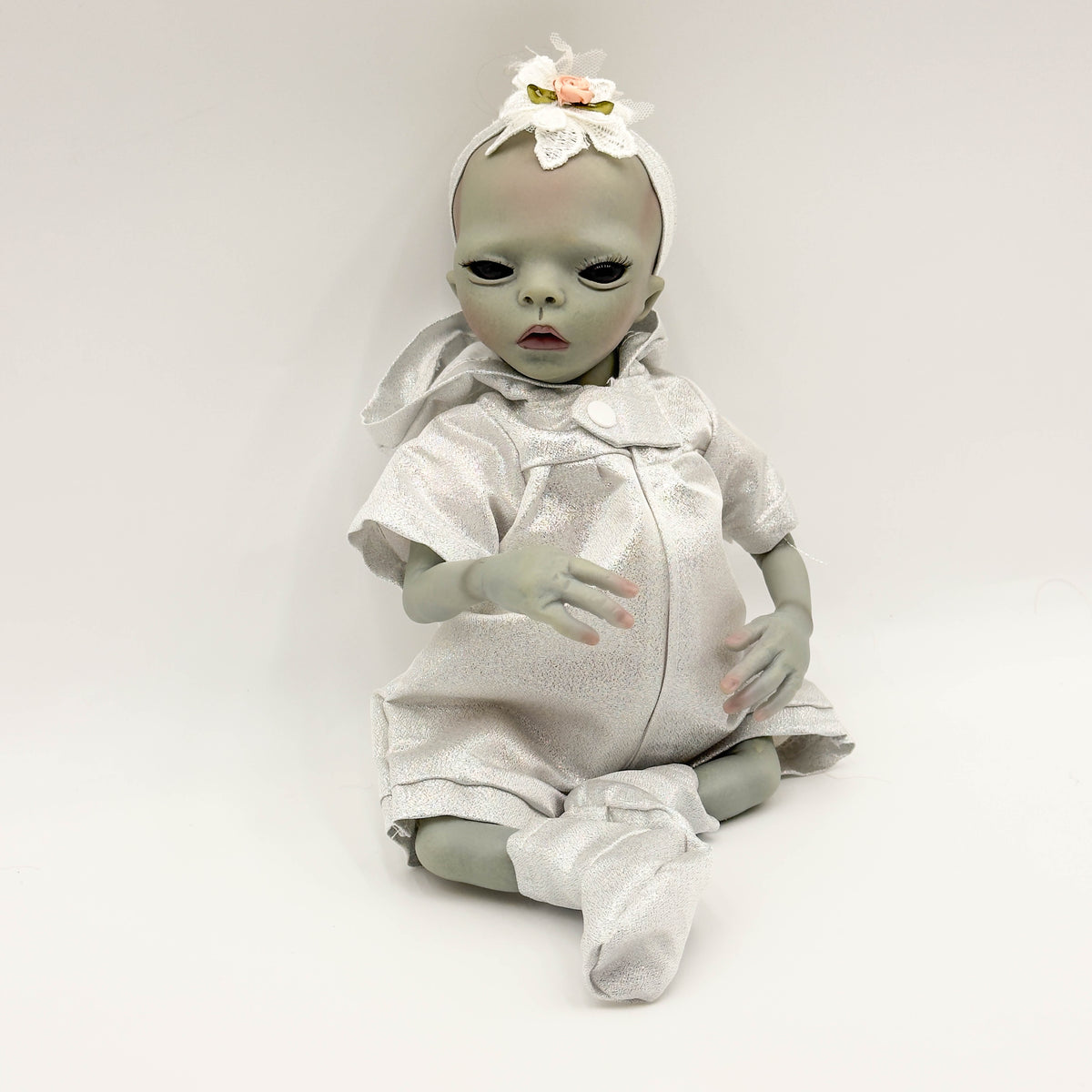ALIEN baby dolls Halloween collection decorate gifts Weird and wonderf ...